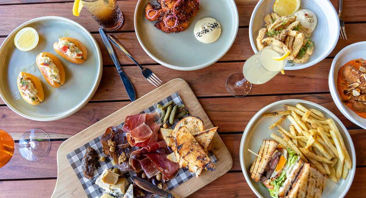 The Victoria Hotel: Modern Twist on Pub Classics - Burgers, Pizzas ...